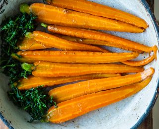 Karamellistatud noored porgandid • D-kokaraamat