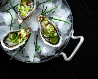 Värske kurgi-džinnimarinaadis austrid. • D-kokaraamat